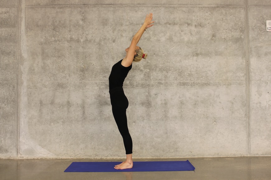 Tadasana Yoga Pose: Steps, Benefits, Variations, and Safety Tips